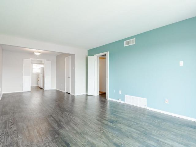 Prosper Riverdale 1 Bedroom Apartment for Rent at 2100 Rebsamen Park Rd, Little Rock, AR 72202