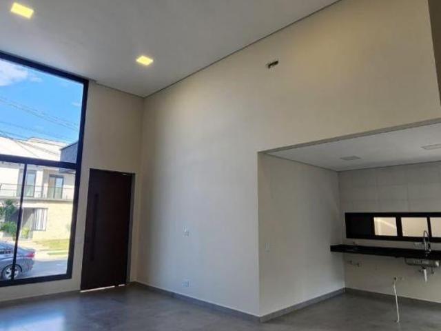 Praticidade e Conforto a Poucos Passos de Você! Casa no Condominio Le France
