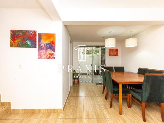 Praxis Imóveis vende excelente sobrado duplex em c