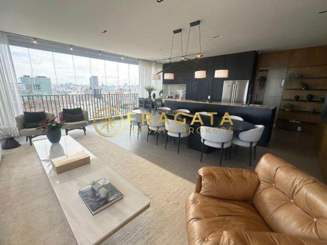 Praça Clodomiro, Itaim, 3 suítes, 3 vagas, 192m²