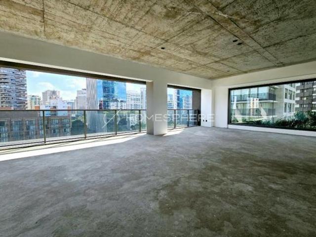 Praça Faria Lima, na Rua Chipre, 51 Vila Olímpia São Paulo. Apartamento à venda 226m², 3 suítes