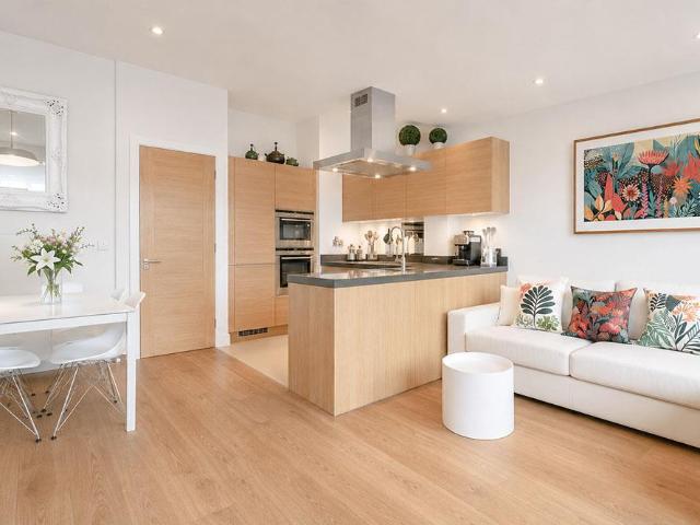 Praed Street, London W2 2 bed apartment to rent £5,200 pcm £1,200 pw