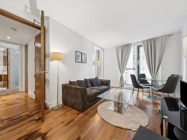 Praed Street, London W2 2 bed flat to rent £3,600 pcm £831 pw