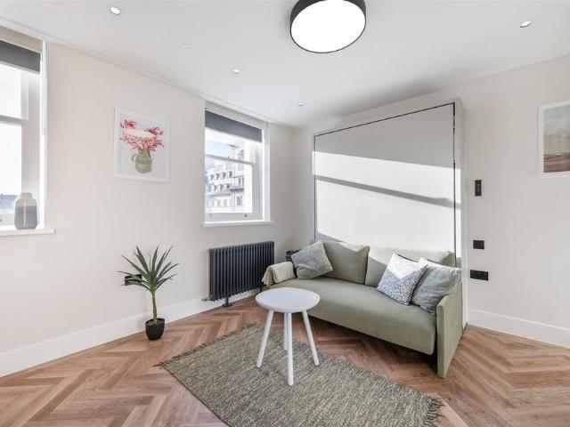 Praed Street, Paddington, W2