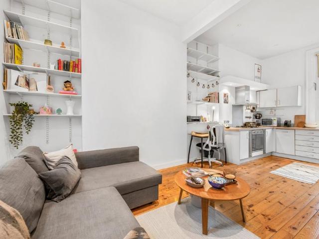 Praed Street, Paddington, London 1 bed flat to rent £2,383 pcm £550 pw
