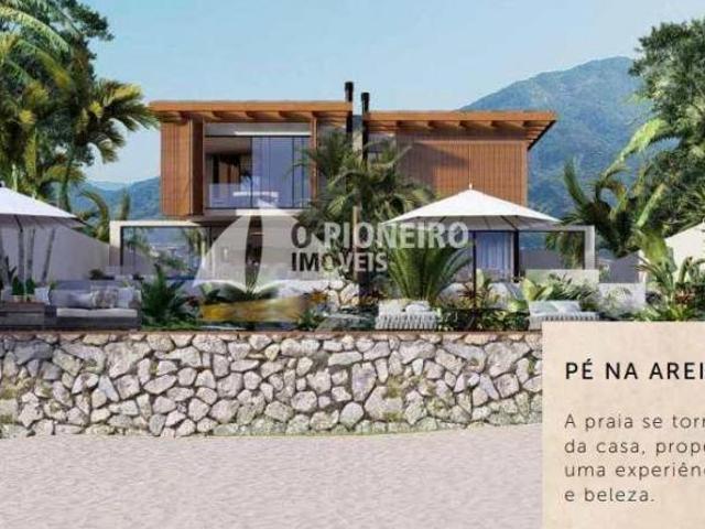 Praia da Baleia: Casa em frente ao mar disponível para venda