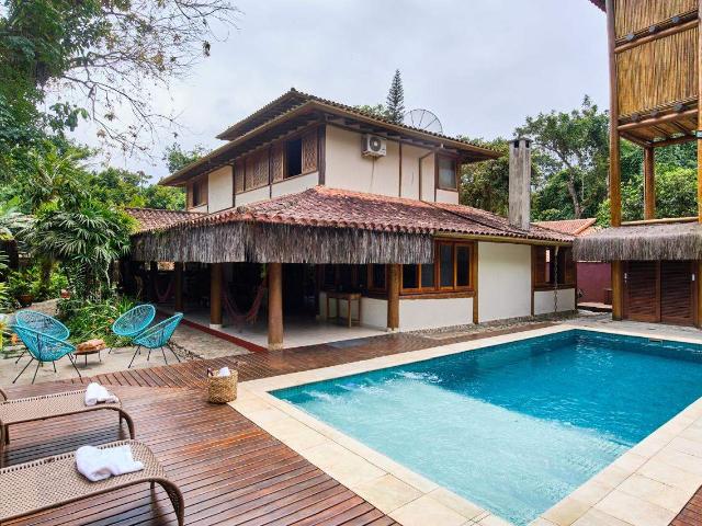 Praia de Itamambuca Bali House