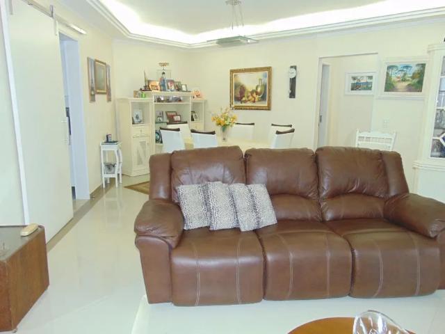 Praia de Pitangueiras, Amplo Apartamento com 132 Metros Úteis, Lazer, 2 Garagens, Centrinho, Novo!