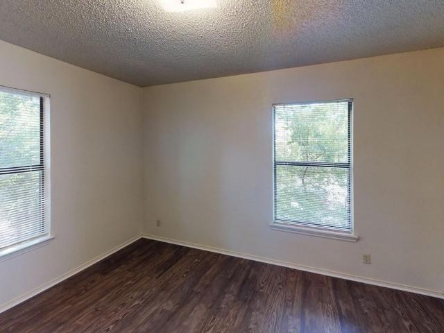 Prairie Oaks Apartments 2 Bedroom Apartment for Rent at 1010 W Prairie St, Denton, TX 76201