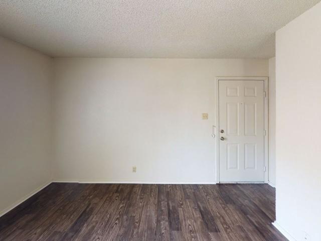 Prairie Oaks Apartments 2 Bedroom Apartment for Rent at 1010 W Prairie St, Denton, TX 76201