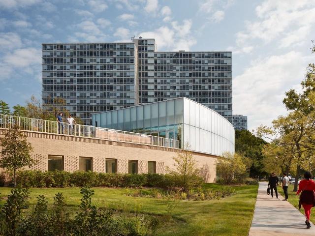 Prairie Shores 3 Bedroom Apartment for Rent at 2937 S King Dr, Chicago, IL 60616 Douglas