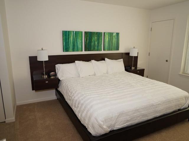 Prairie Square Rentals 2 Bedroom Apartment for Rent at 2121 Prairie Square 2121 45th Street, Highland, IN 46322