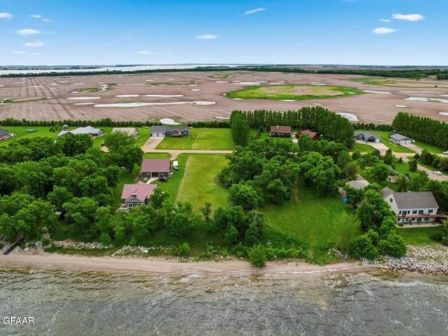 Prairiewood Ln, Devils Lake, ND 58381