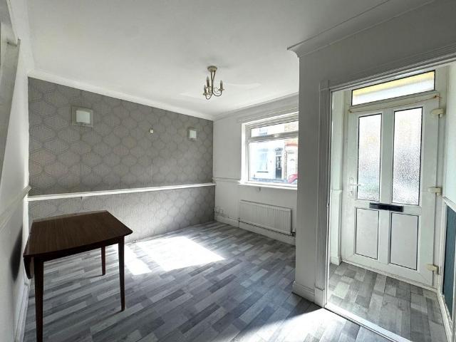 Pretoria Road, Gillingham, ME7 3 bed terraced house to rent £1,325 pcm £306 pw