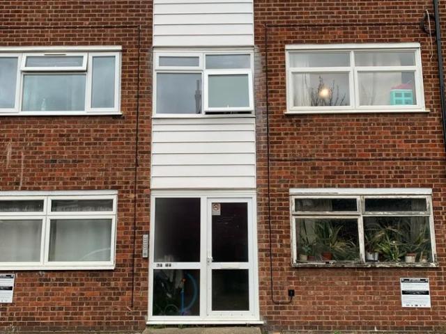 Pretoria Road, Ilford IG1, 2 bed flat to rent, £1,750 pcm | PrimeLocation
