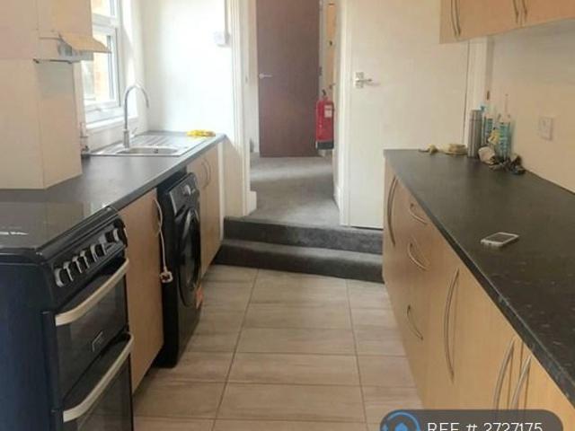 Pretoria Road, White Hart Lane, N17 4 bed terraced house to rent £2,300 pcm £531 pw