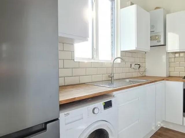 Pretty Shiny Shop, 67 Athelstane Mews, London, N4 3EG, United Kingdom | 2 bed apartment for rent #167675417 | Rentberry