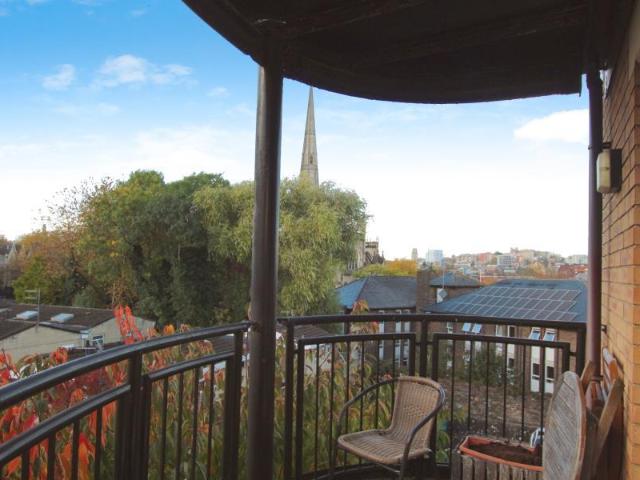 Prewett Street, Bristol BS1 2 bed flat to rent £1,600 pcm £369 pw