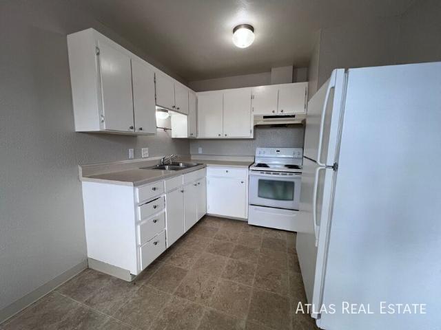 Pre Lease Today for a Mid June Move in with 6 Weeks Rent Free!