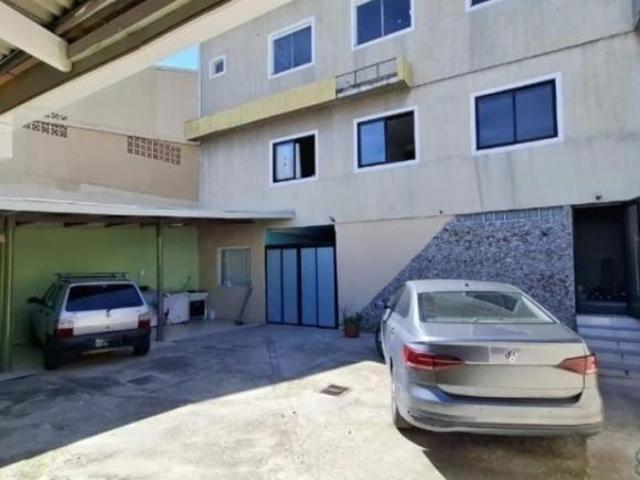 PRÉDIO COM 02 MORADIAS E BARRACÃO, edícula, com 06 quartos, suítes, no Guaíra/Parolin em Curitiba P