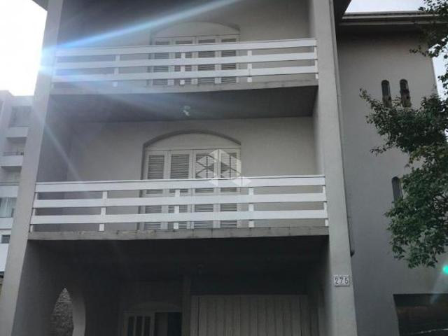 Prédio com 02 pavimentos no centro