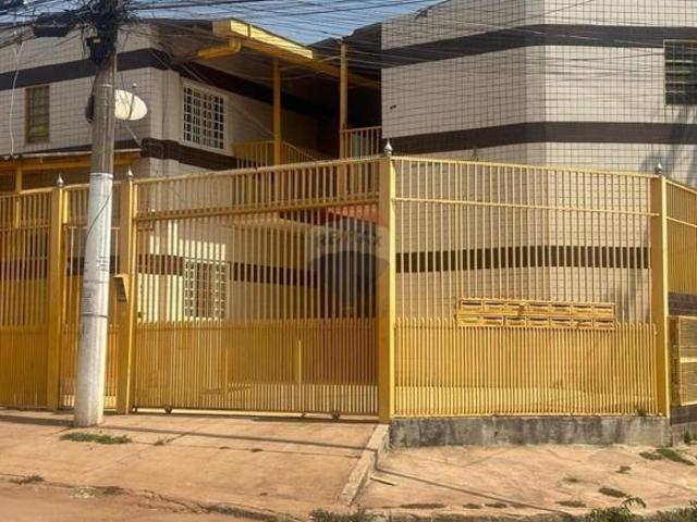Predio com 14 kitinet QR 615 Samambaia Norte