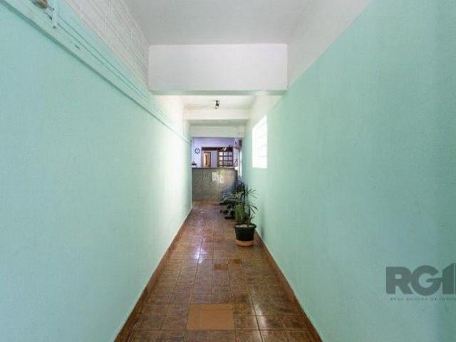 Prédio com 1063m², distribuídos em quatro pavimentos