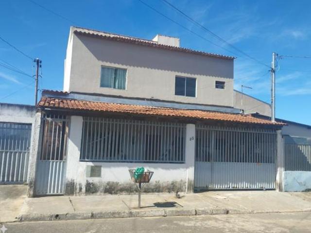 Predio com 5 aptos Recanto das Emas