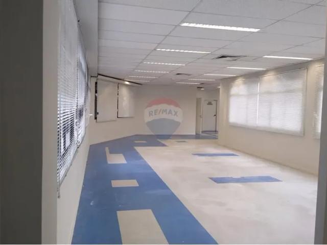 Prédio Comercial na Barra Funda com 3.352m²de área construída 4 andares, estacionamento e área de