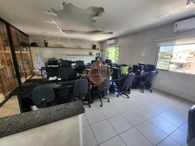 Prédio Comercial na Penha, 192 m², R$800.000,00