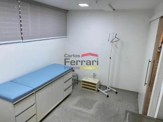 Predio comercial na voluntários da pátria ao lado de escola. Ótimo para restaurante ou clinica