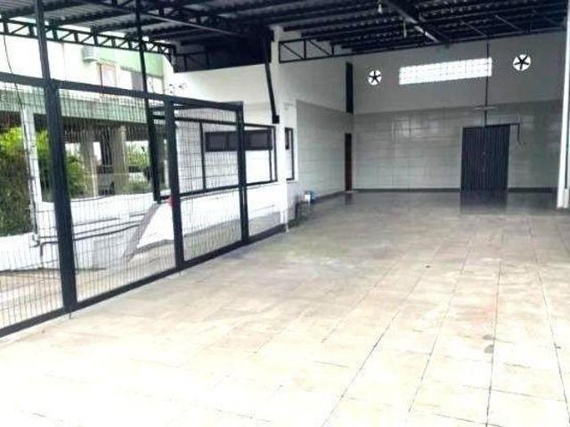 Prédio comercial no bairro Vila Jardim com 550m²