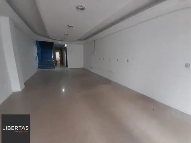 Prédio Comercial no bairro Navegantes, com 1.200m², 20 vagas