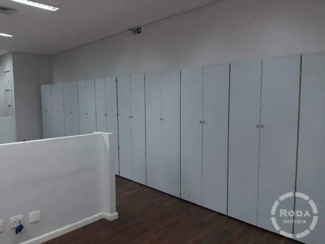 Prédio comercial no Centro de Santos próximo a Bolsa do Café