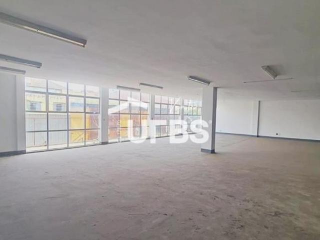 Prédio Comercial Av. Araguaia