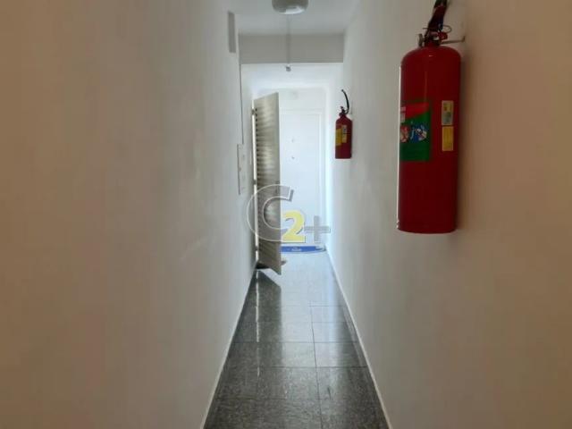 Prédio comercial à venda no Cambuci, 6 salas + térreo, 1 vaga de garagem