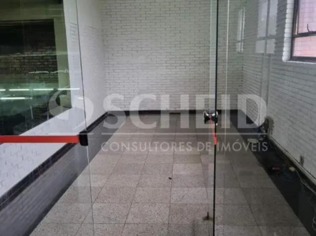 Prédio comercial com 4078m2 em 3 pavimentos, subsolo e mezanino, em ótima localização no Butantã