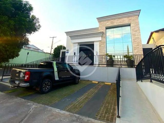 Prédio Comercial com 7 Salas + Recepção Arquitetura Clássica Moderna Salas com Mesa fixa de Quar