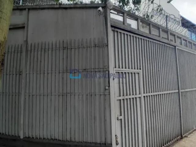 Prédio comercial com 1208 m²!