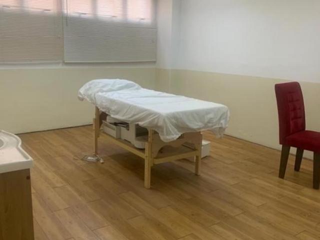 prédio comercial com 16 salas 11 banheiros parque pinheiros taboao da serra