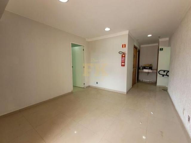 Prédio comercial com 300 m² de área útil para aluguel em Samambaia Sul