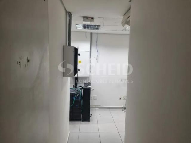 Prédio comercial com 375m2 em 2 pavimentos, excelente localização em Moema
