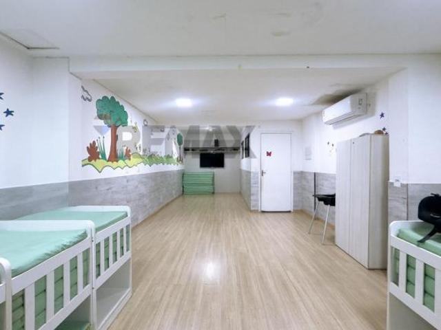 Predio Comercial com 3 Pavimentos, no coração do Guará 2, QE 28