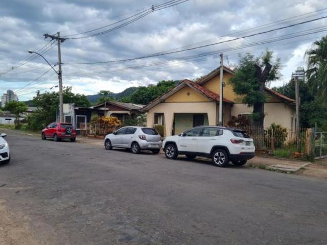 Prédio comercial construído em um Terreno localizado em região de f