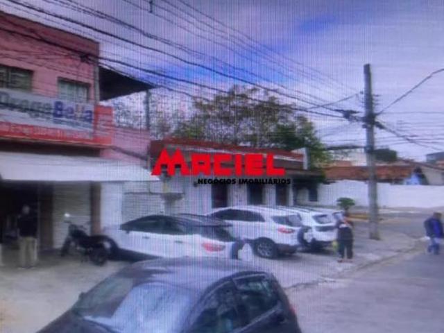 Predio comercial de esquina no bairro Dom pedro I, zona sul, no local funciona uma padaria com cozi