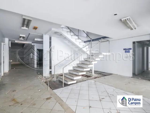 Prédio comercial com 871 m² no Tatuapé a 700 m do Metrô Carrão