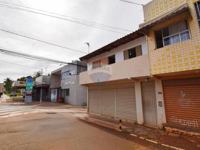 Prédio Comercial e Residencial com loja no térreo e apartamento com 3 quartos sobre a loja