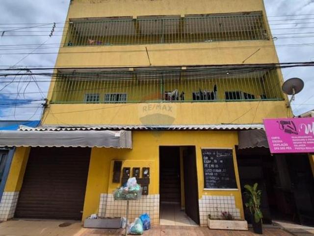Prédio Comercial e Residencial à venda, em São Sebastião. Próximo ao mercado União e parada de ônib