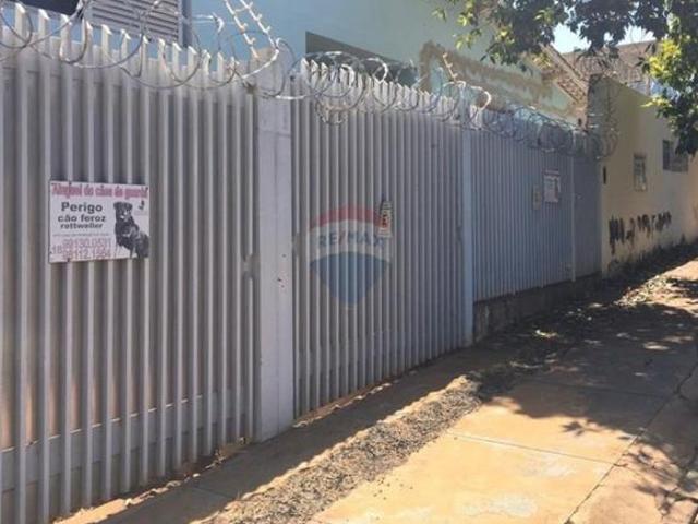 Prédio comercial e residencial de Esquina Boulevard