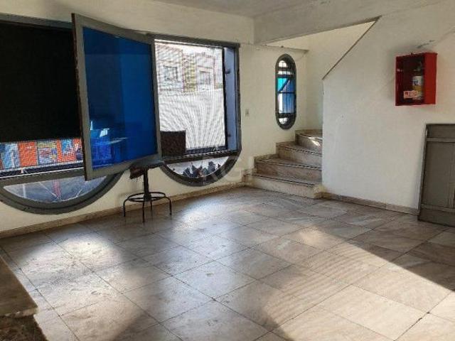 Prédio Comercial em Azenha